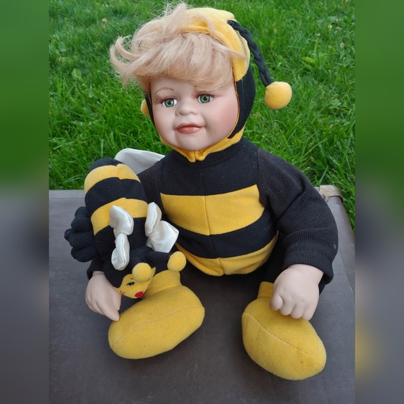Toys | Anne Geddes Bumblebee Lady Bug Porcelain Dolls Made In China 14 ...